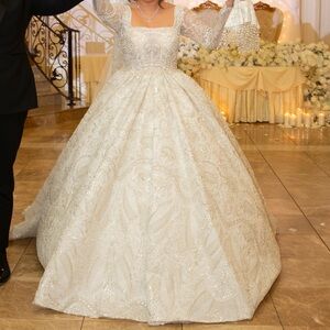 Seyhan Yucel | Dresses | Custom Made Wedding Dress And Veil From Turkey ...